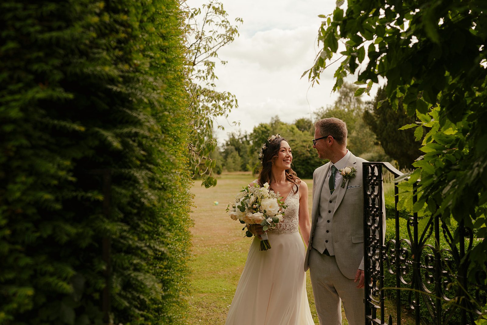 A relaxed Spring Wedding for Alison and Rob - Swanton Morley House ...